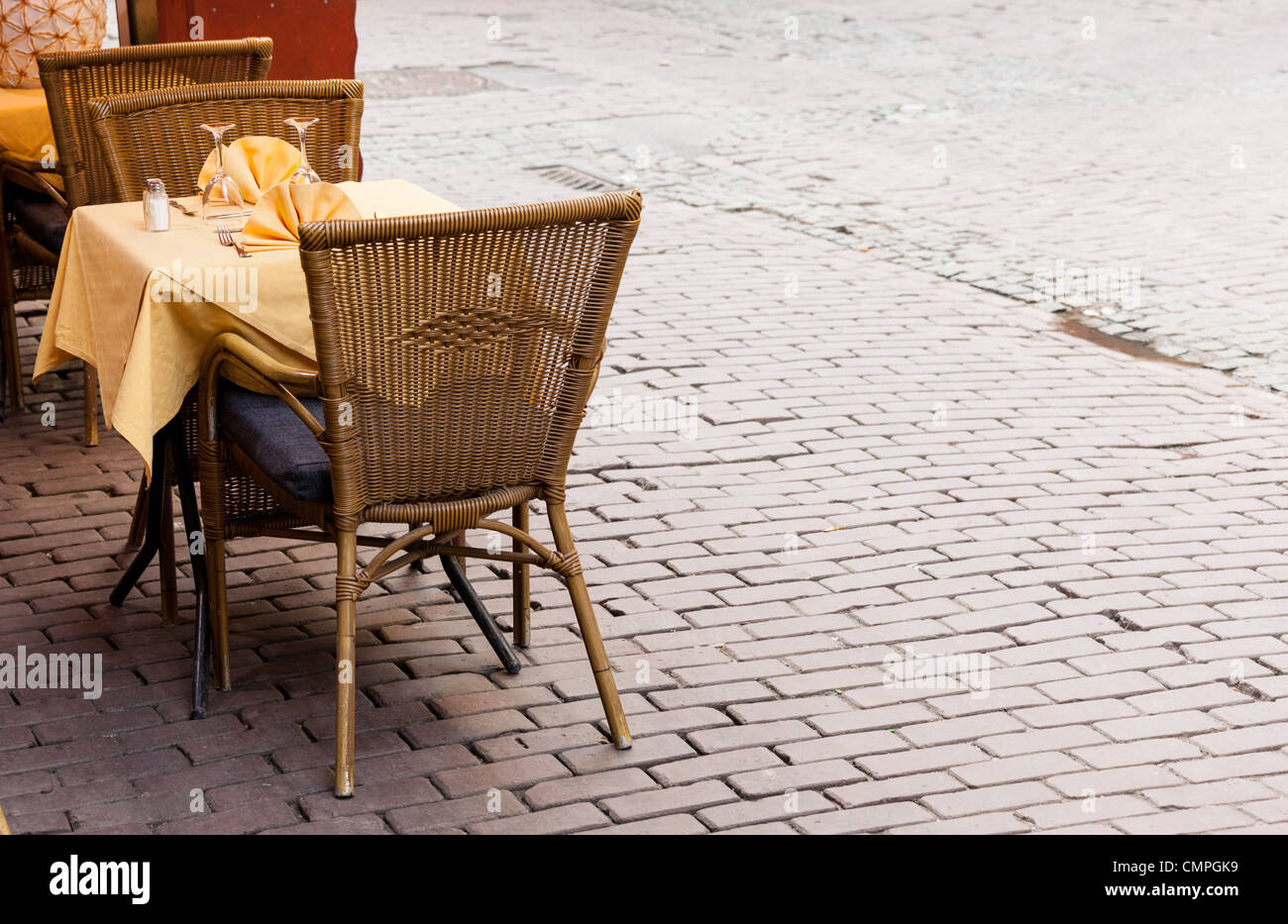Sidewalk outside outdoors tables dining street cafe hi-res stock ...