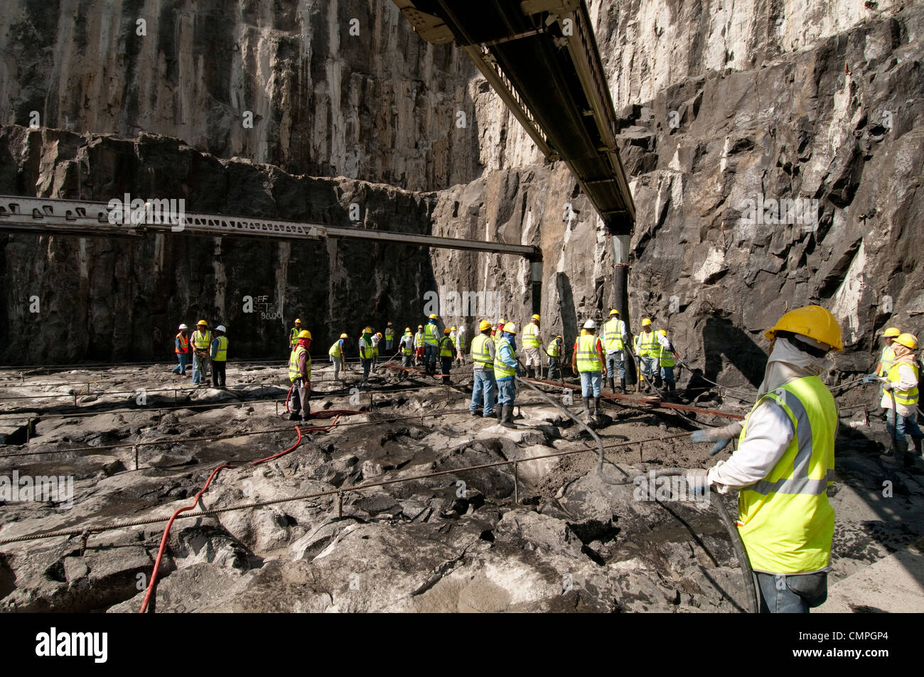 Panama canal construction workers hi-res stock photography and images ...