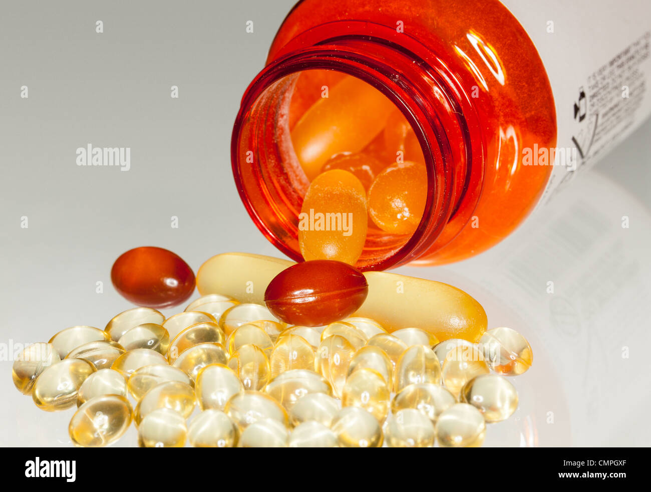 Tablets spilling from container hi-res stock photography and images - Alamy