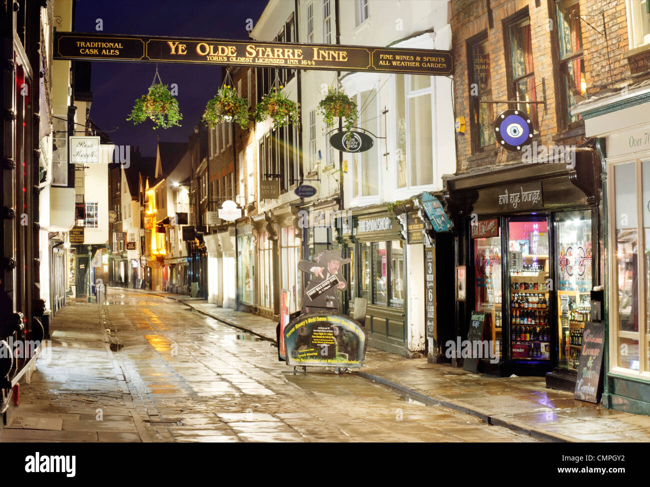 Stonegate, York at night Stock Photo - Alamy