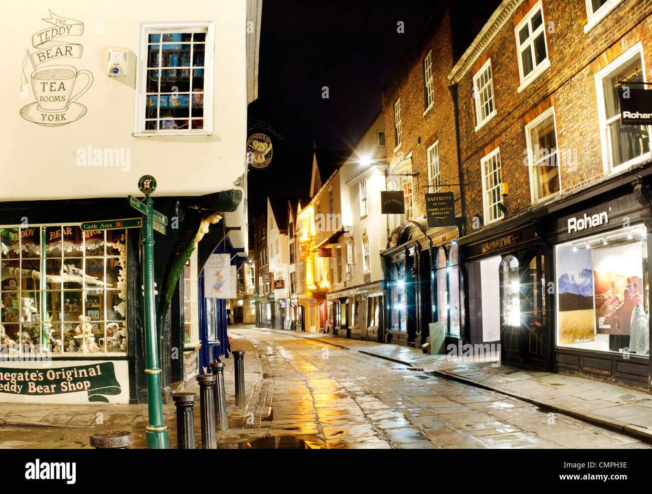 Stonegate, York at night Stock Photo - Alamy