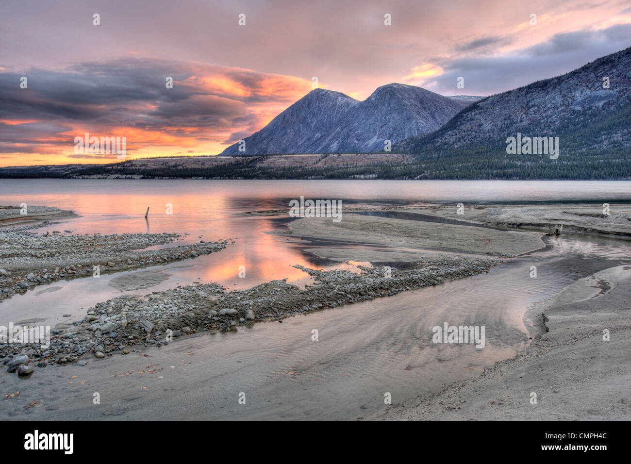 Kusawa lake territorial park hi-res stock photography and images - Alamy