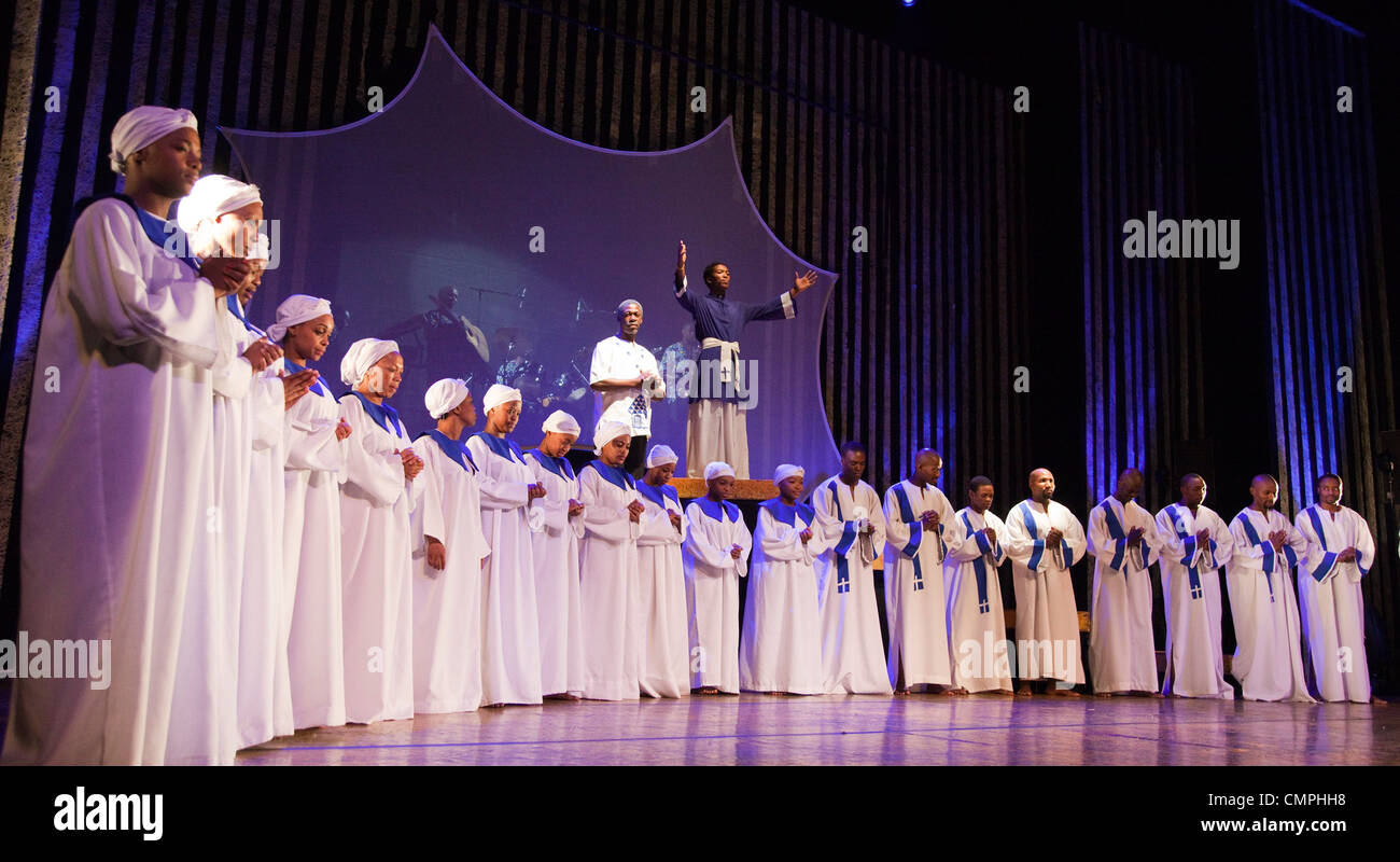 The South African Musical UMOJA opens at the Peacock Theatre, London ...