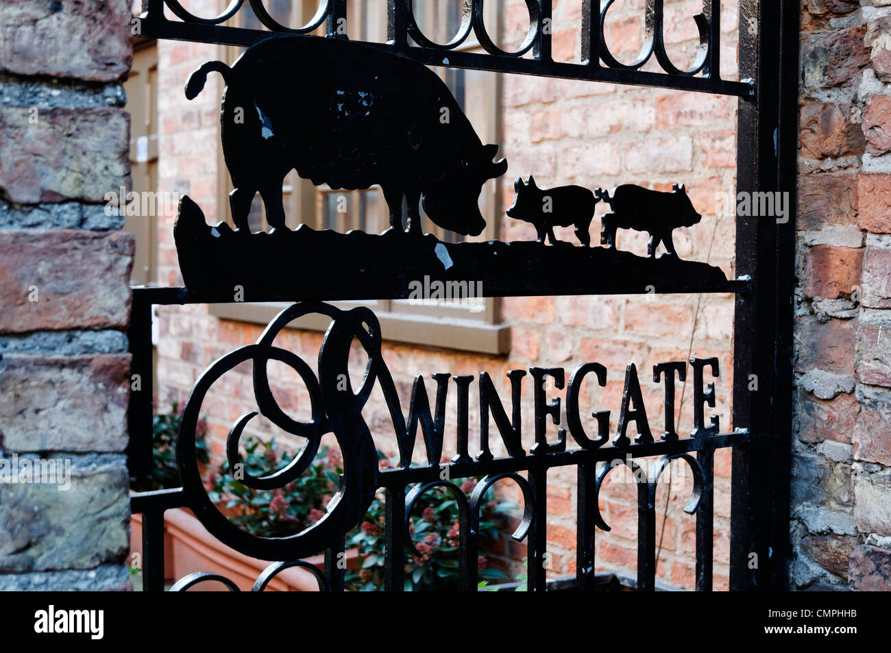Swinegate york hi-res stock photography and images - Alamy