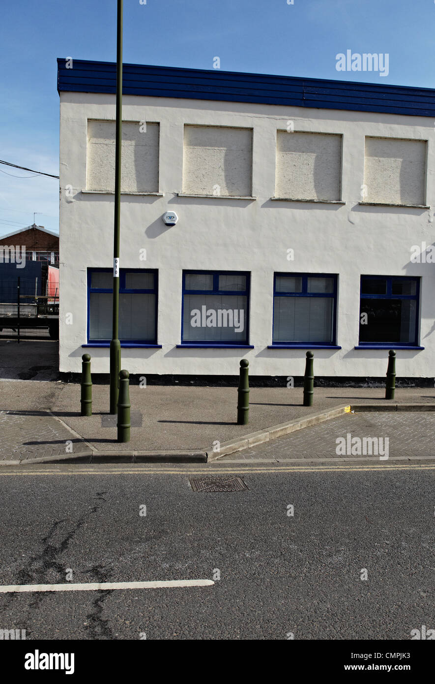 Office block detail hi-res stock photography and images - Alamy