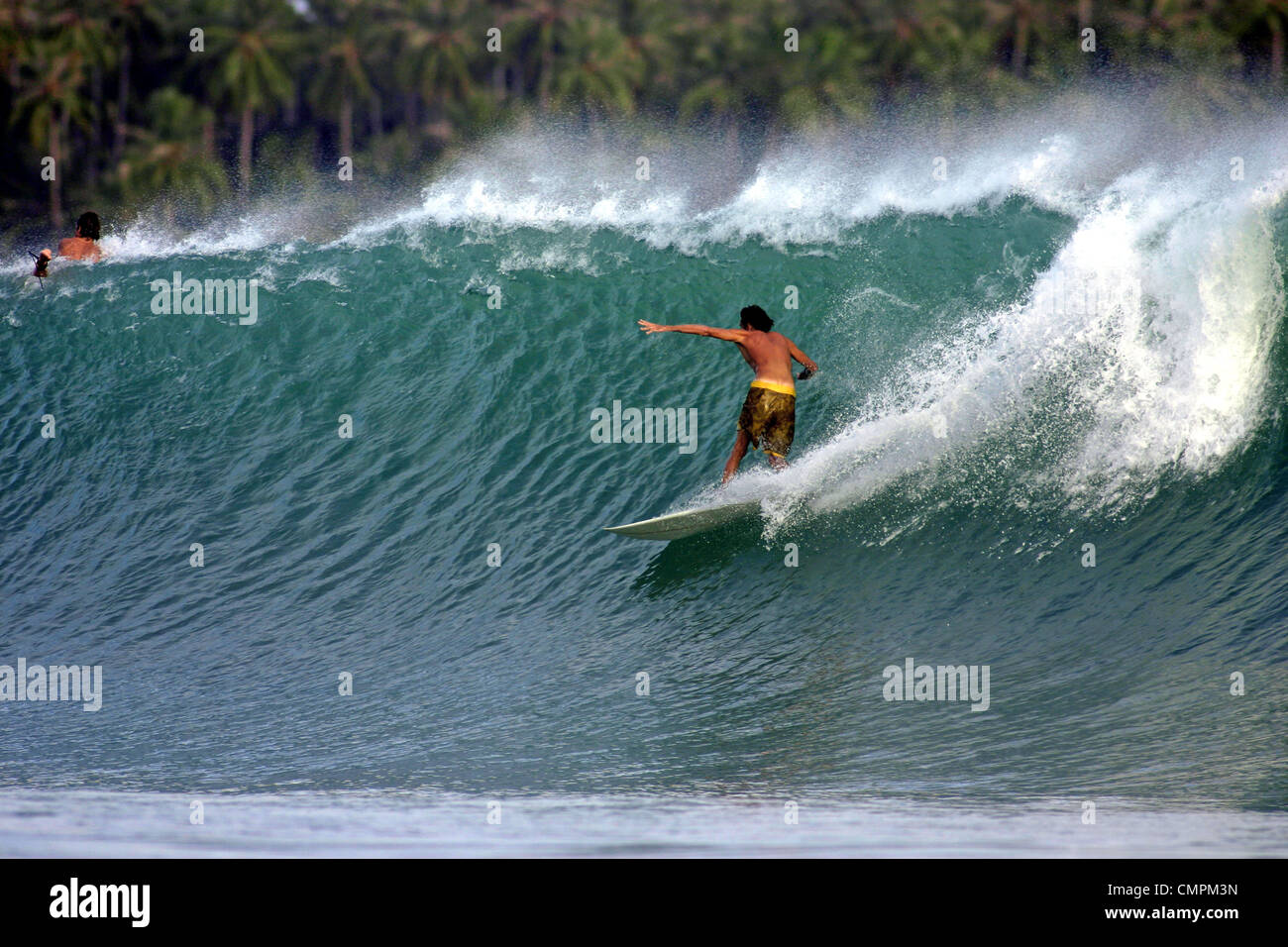 Wave surf nias indonesia hi-res stock photography and images - Alamy