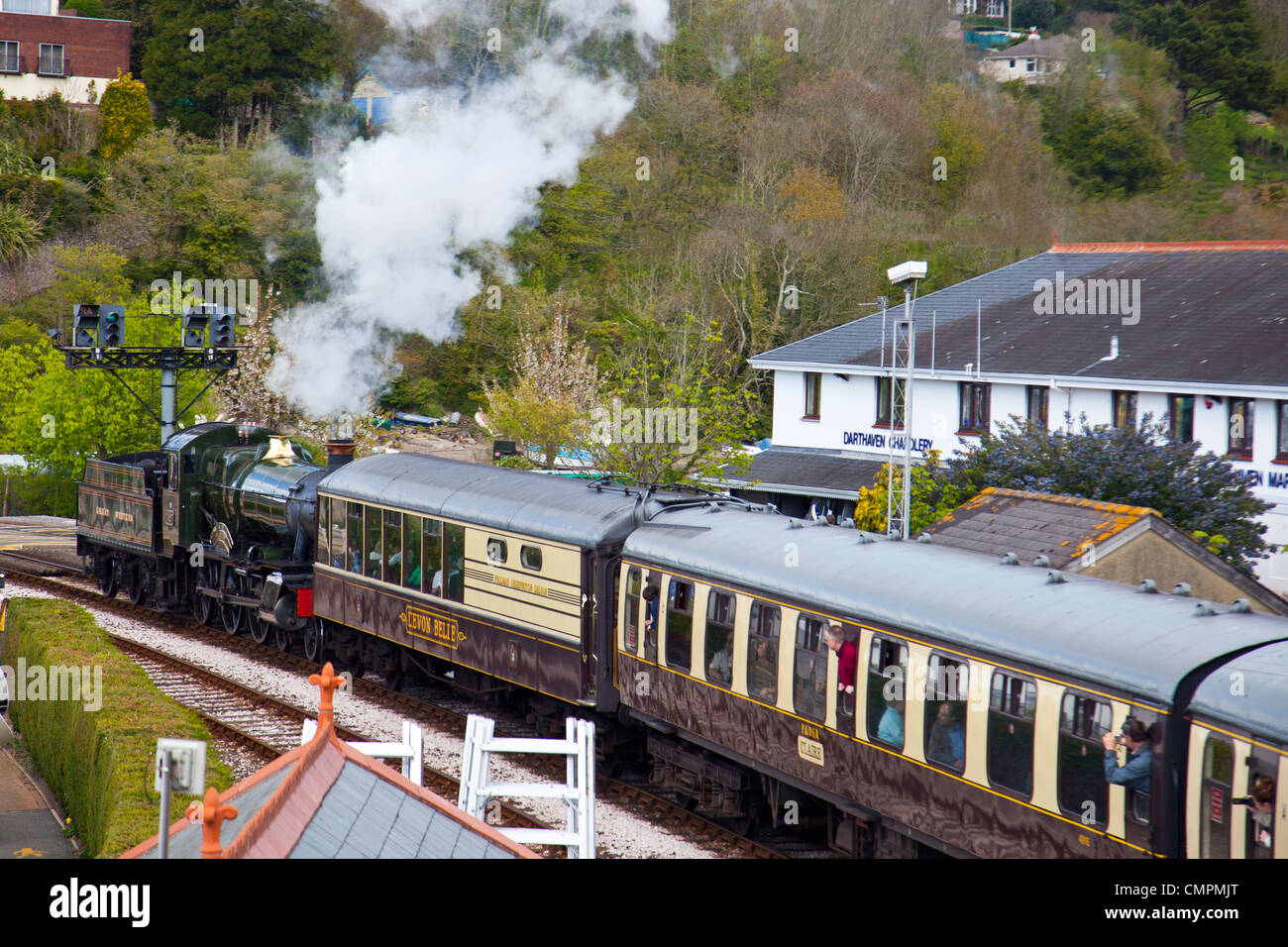 Former GWR steam locomotive 7827 'Lydham Manor' leaving Kingswear ...