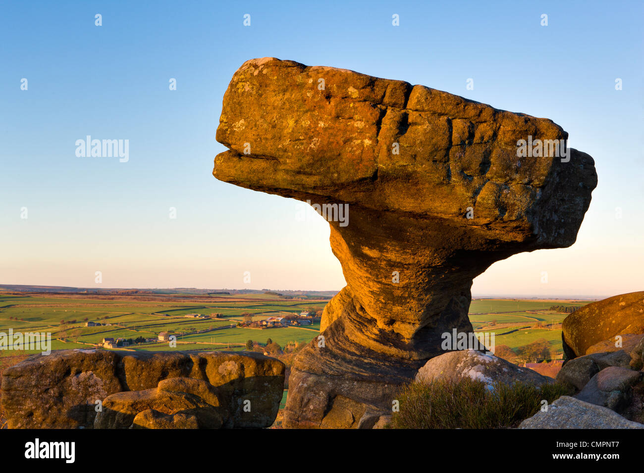 Table of druids hi-res stock photography and images - Alamy
