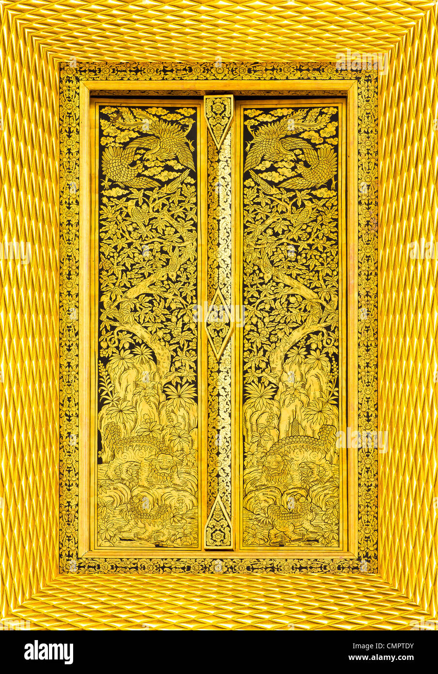 Design beautiful Thai temple gate Stock Photo - Alamy