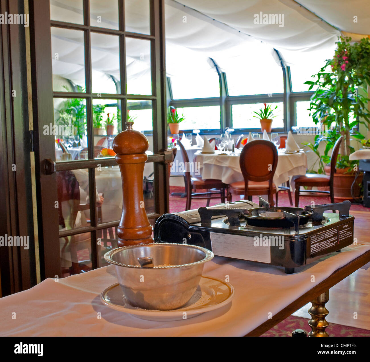 French waiters hi-res stock photography and images - Alamy