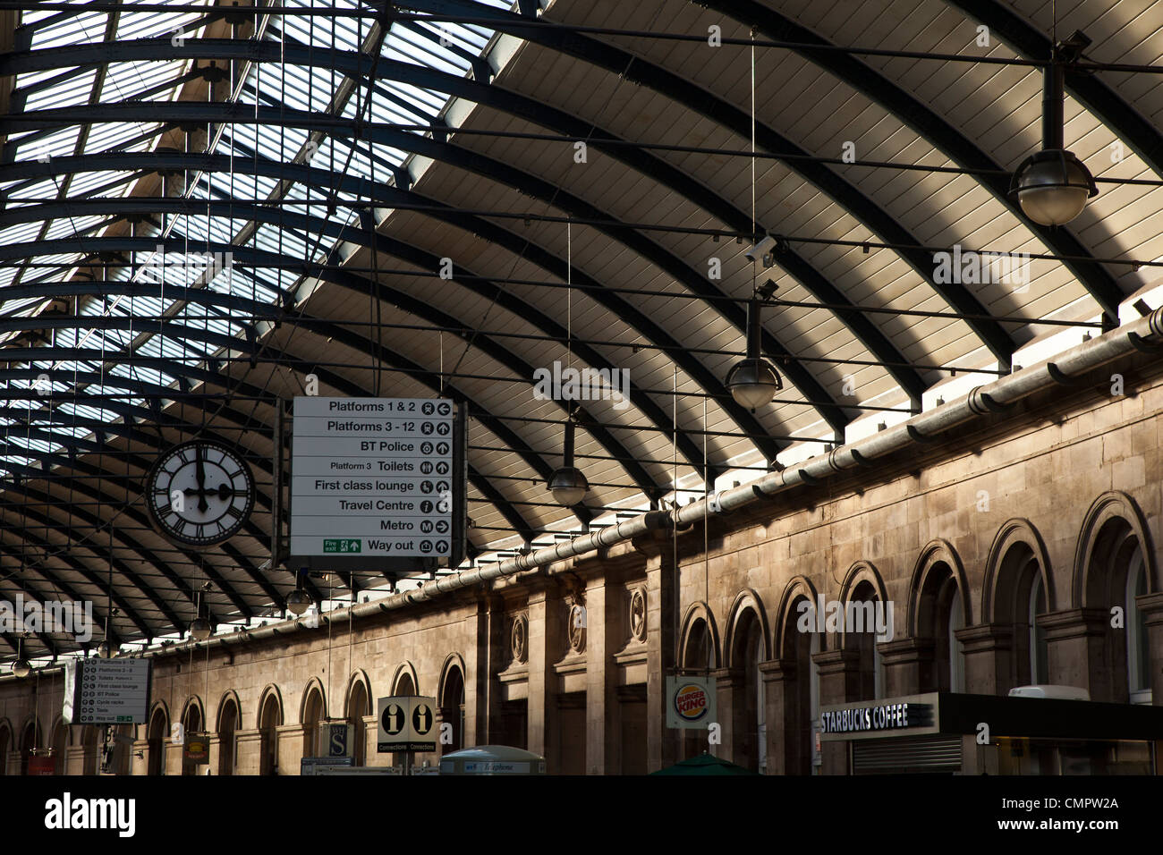 The Roof, Newcastle upon Tyne Central Station Stock Photo - Alamy