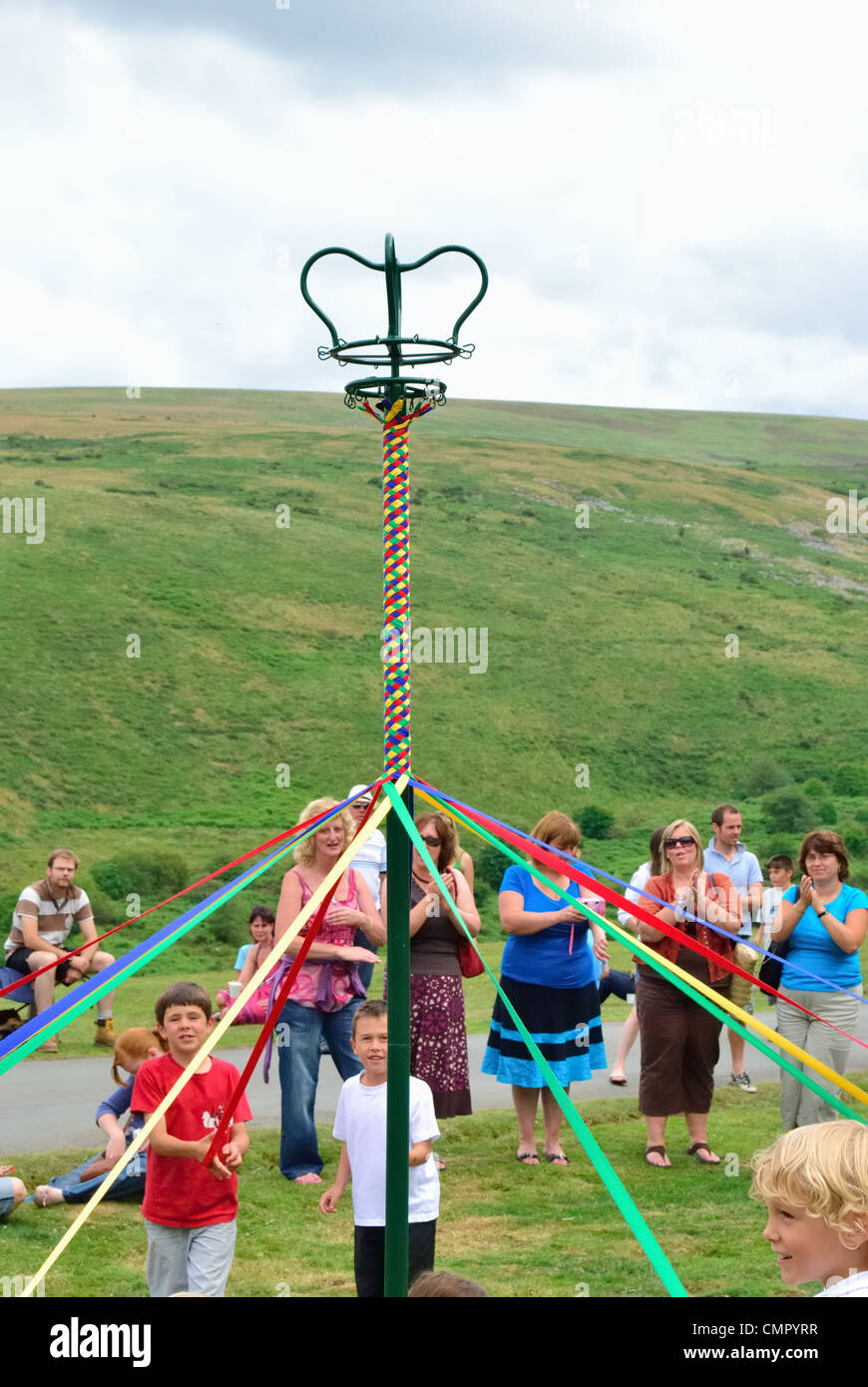 Maypole hi-res stock photography and images - Alamy