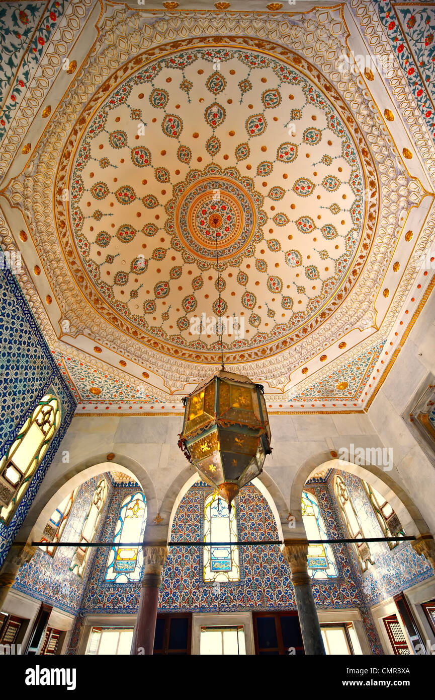 Enderun library hi-res stock photography and images - Alamy