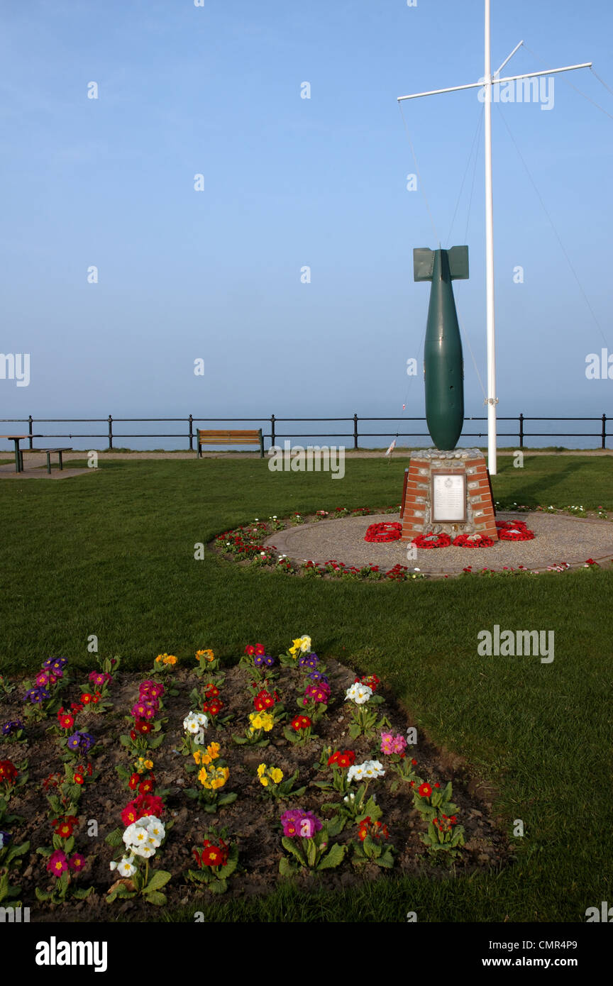 1,000lb bomb memorial to Royal Engineers bomb disposal men killed ...