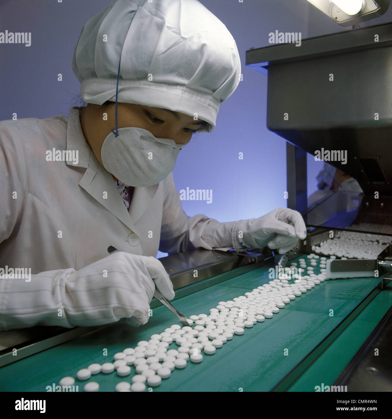Quality Control of Phamaceutical manufacturing machine output Stock ...