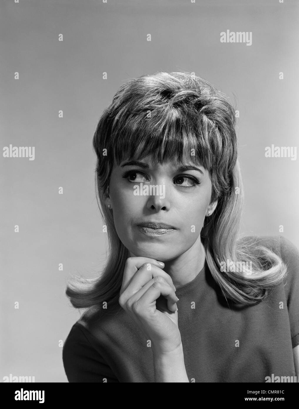 1960s portrait young woman Black and White Stock Photos & Images - Alamy