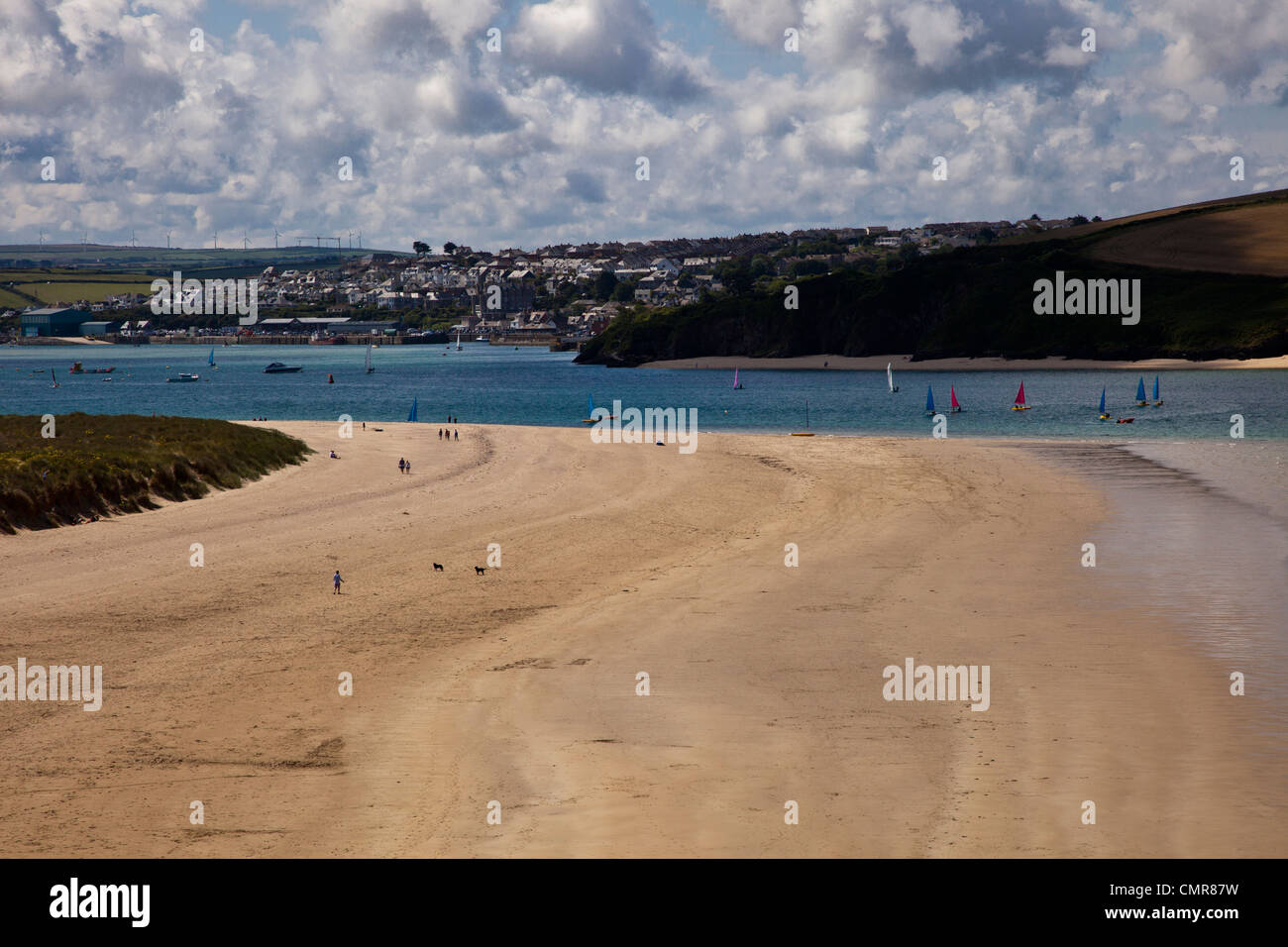 Rock beach cornwall hi-res stock photography and images - Alamy