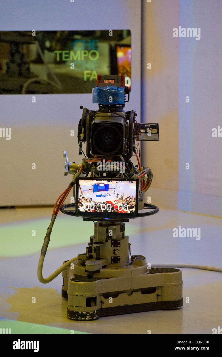 Italian tv show hi-res stock photography and images - Alamy