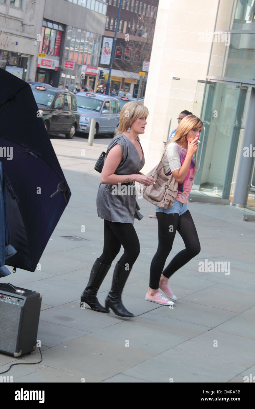 Walking While Smoking High Resolution Stock Photography and Images - Alamy