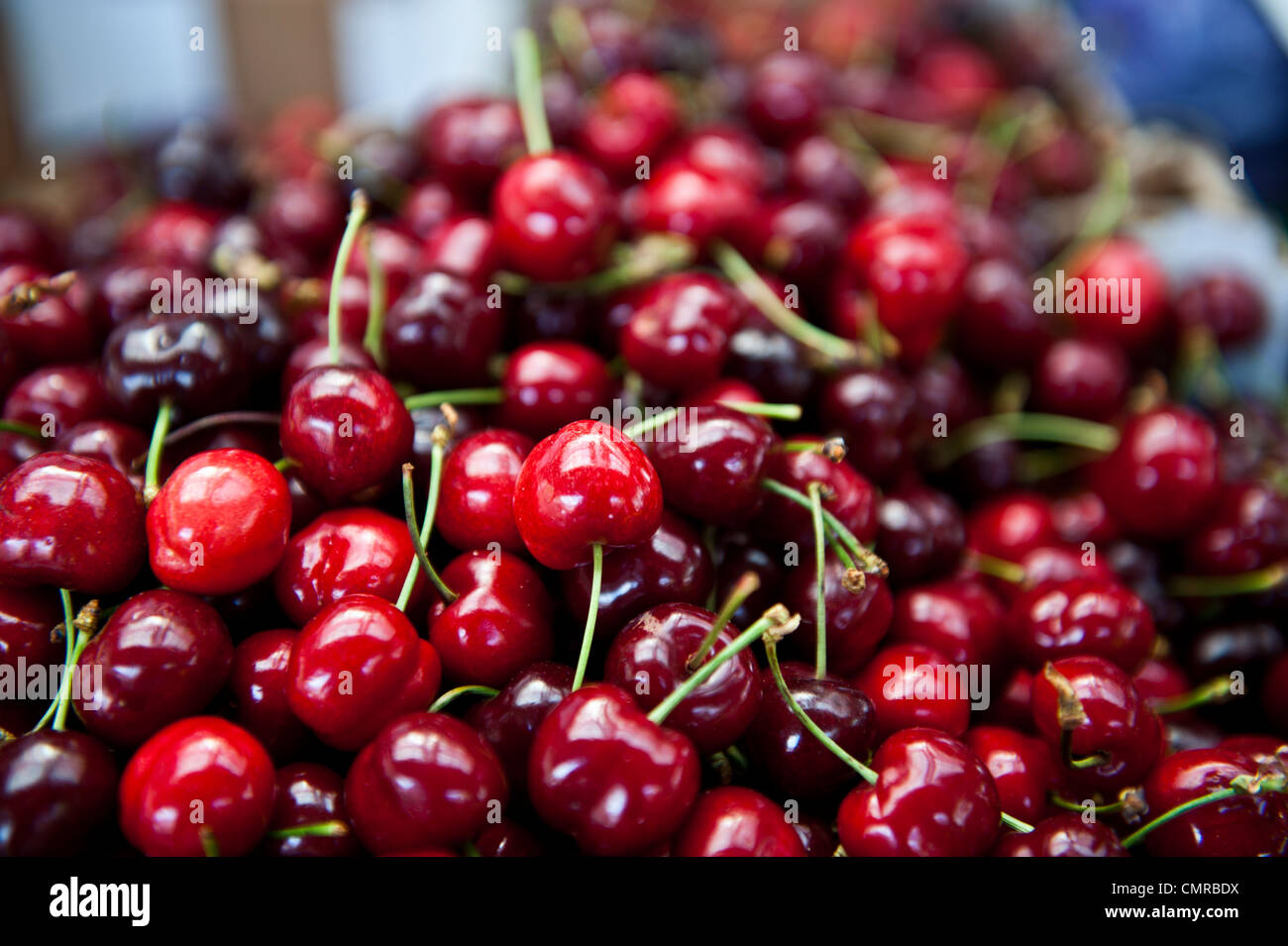 Bunch of cherries hi-res stock photography and images - Alamy