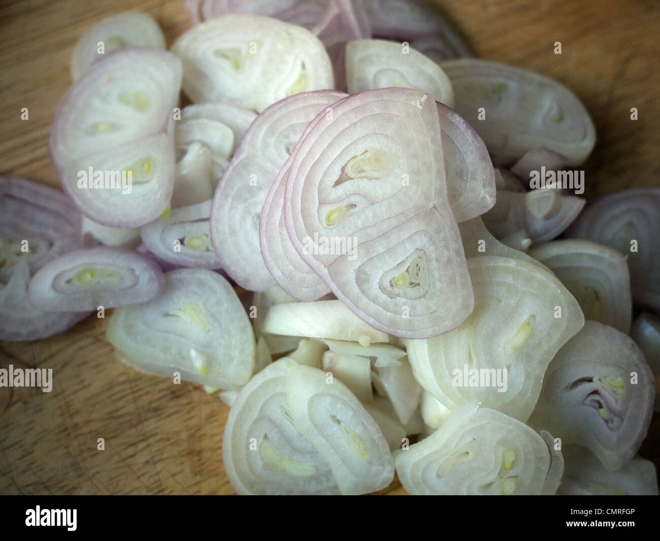 Chopped shallots hi-res stock photography and images - Alamy