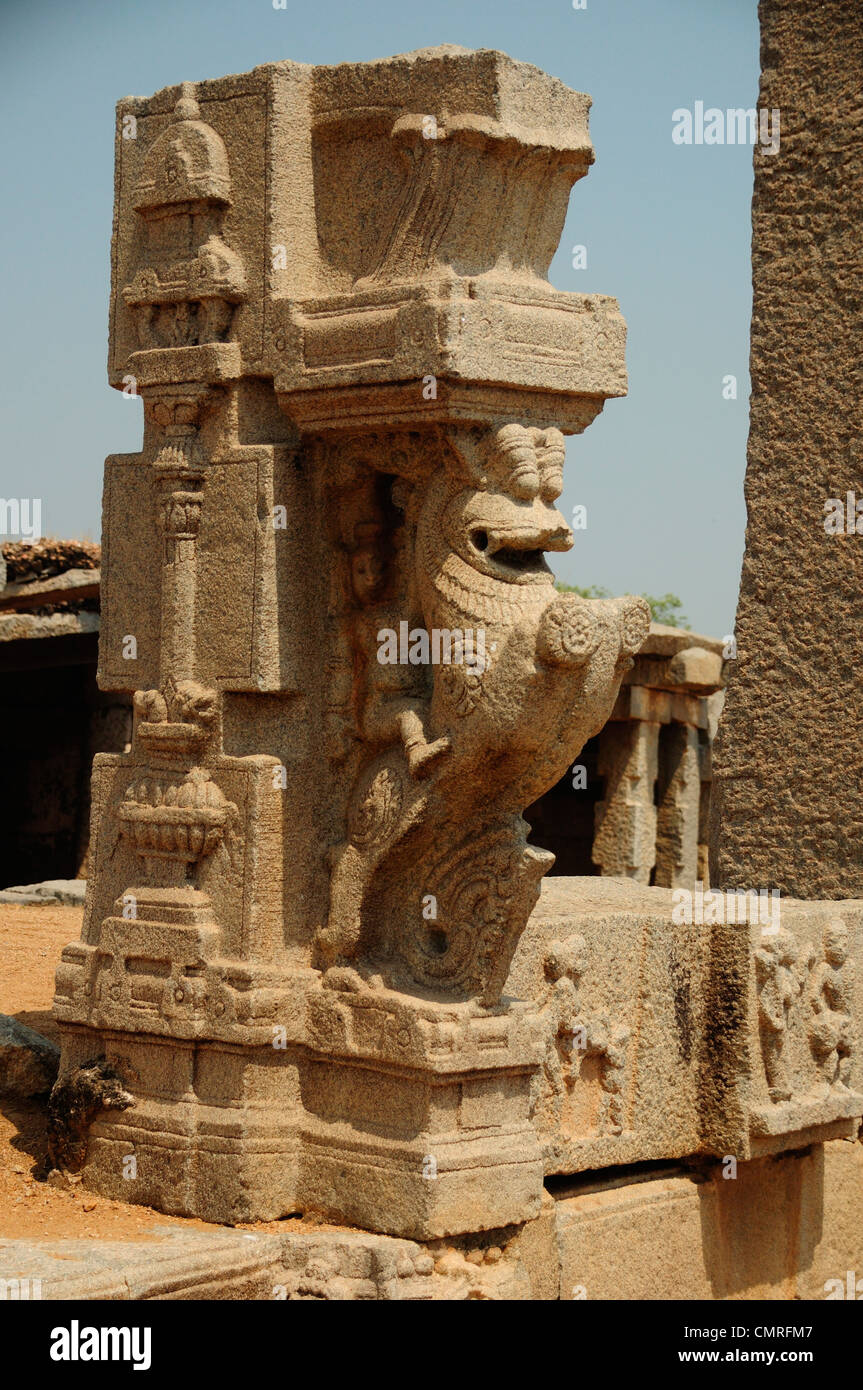 Piller hi-res stock photography and images - Alamy