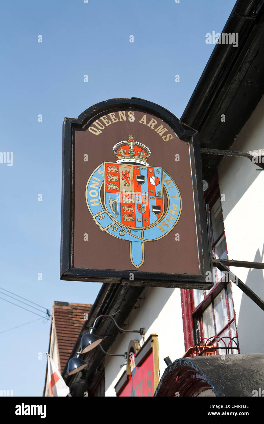 The queens arms hi-res stock photography and images - Alamy