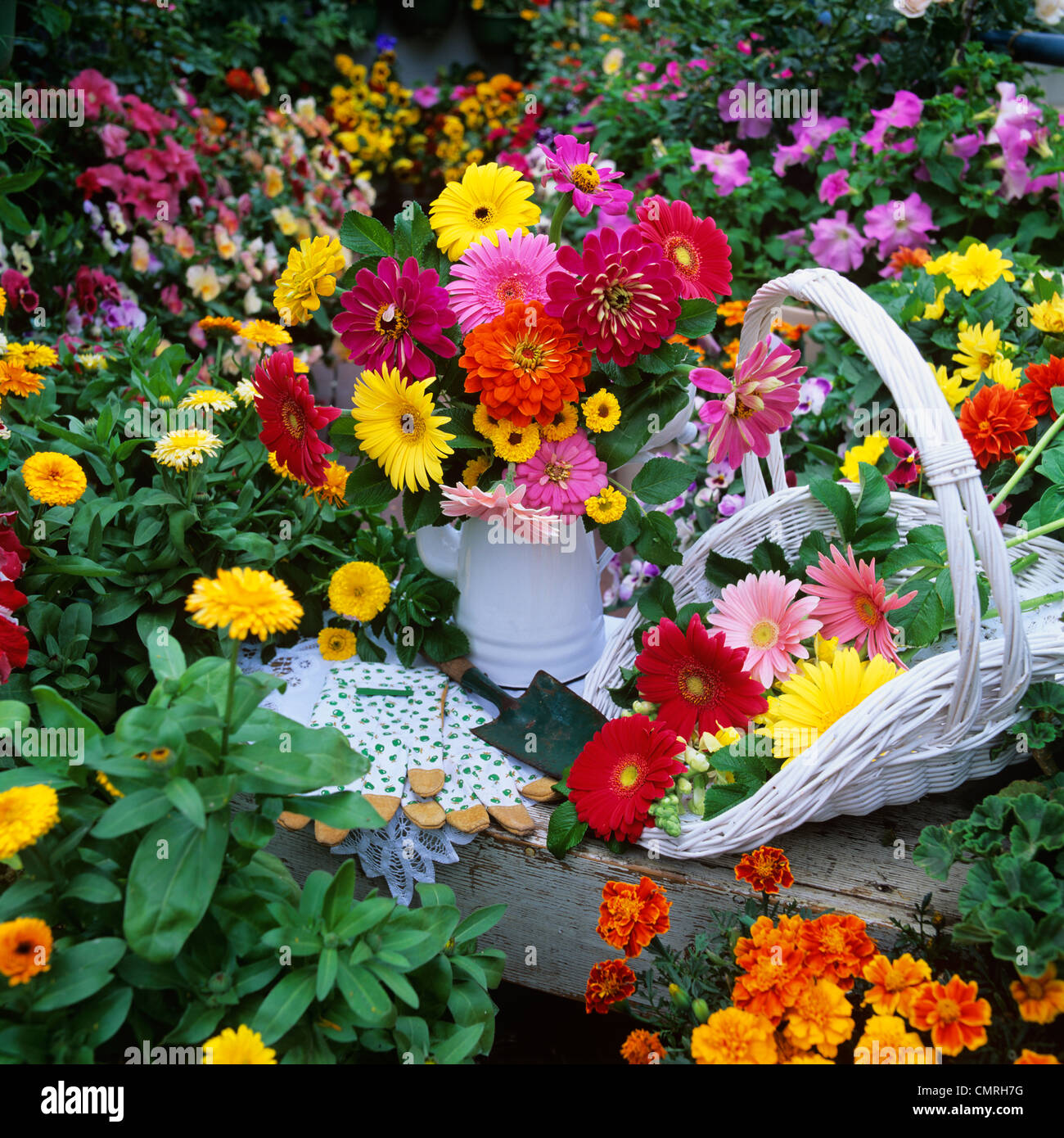 Vase and basket hi-res stock photography and images - Alamy