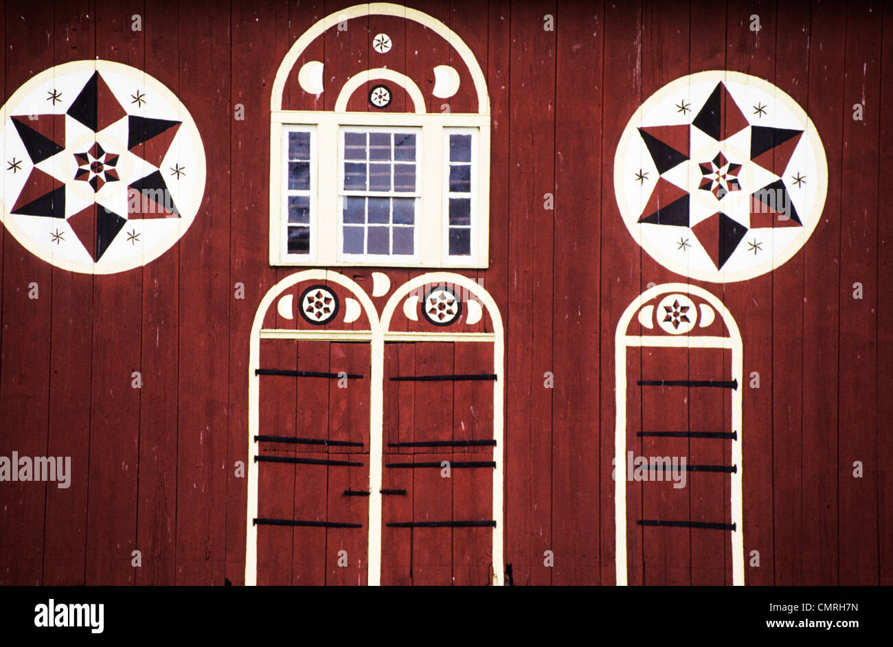 Pennsylvania dutch barn hex sign hi-res stock photography and images ...
