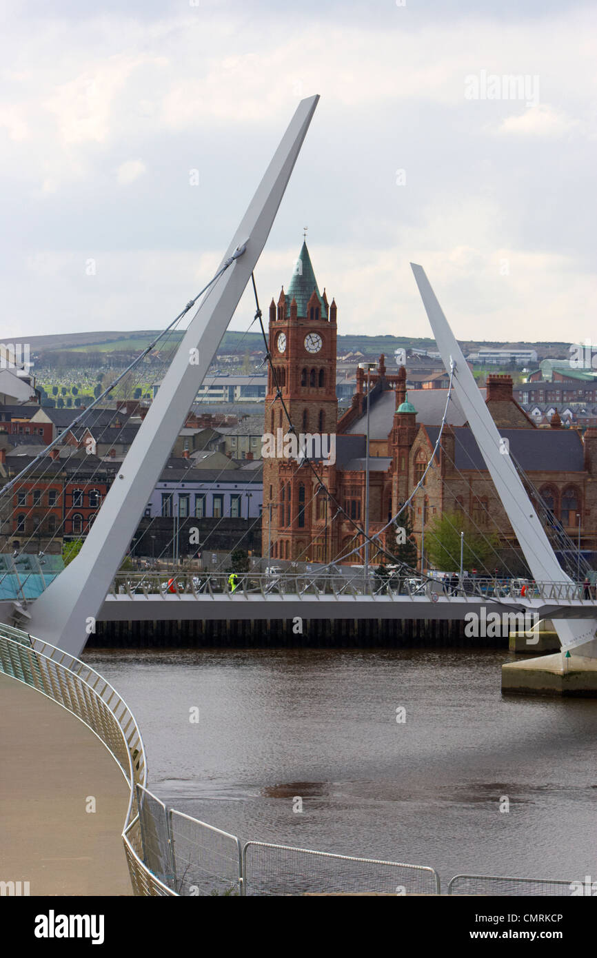 View of londonderry and peace bridge hi-res stock photography and ...