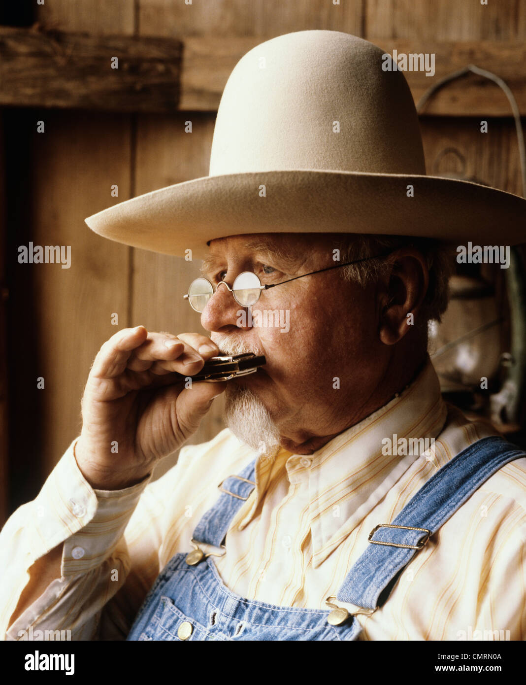 Wide brim hat hi-res stock photography and images - Alamy