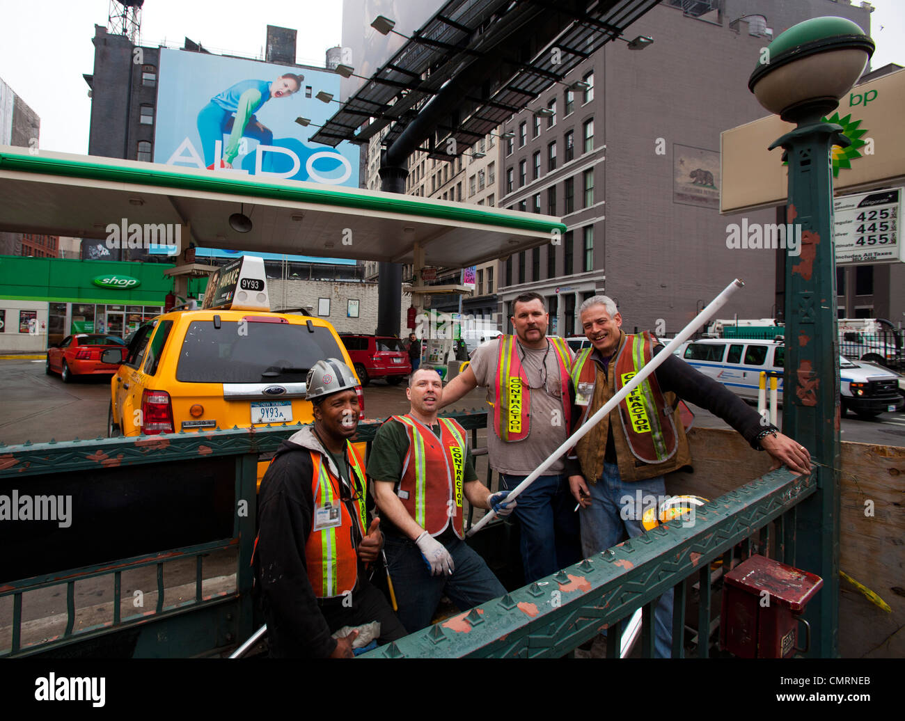 New york construction workers hi-res stock photography and images - Alamy