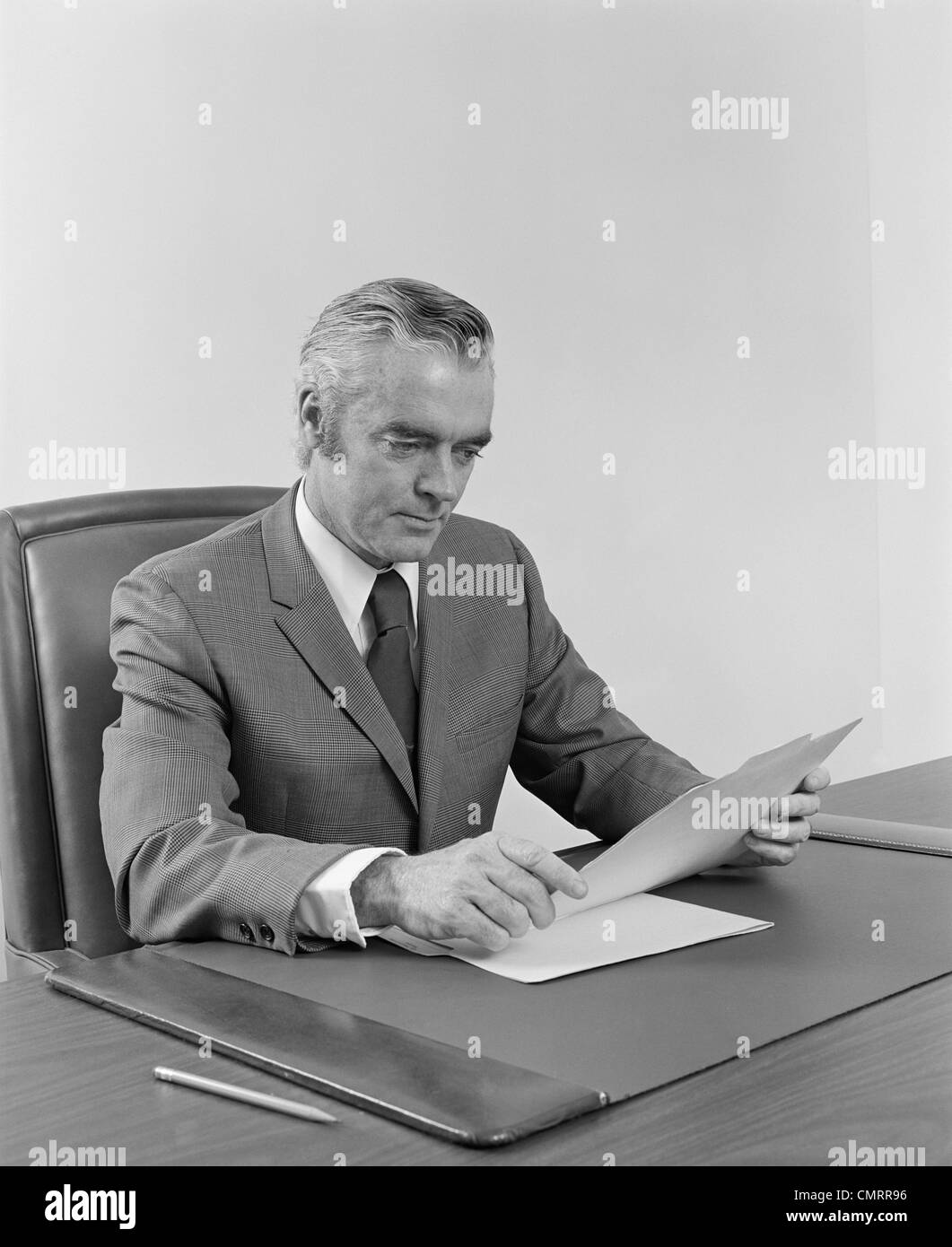 1970s middle aged business man hi-res stock photography and images - Alamy