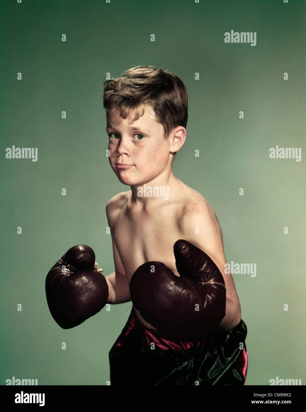Boys boxing 1950s hi-res stock photography and images - Alamy