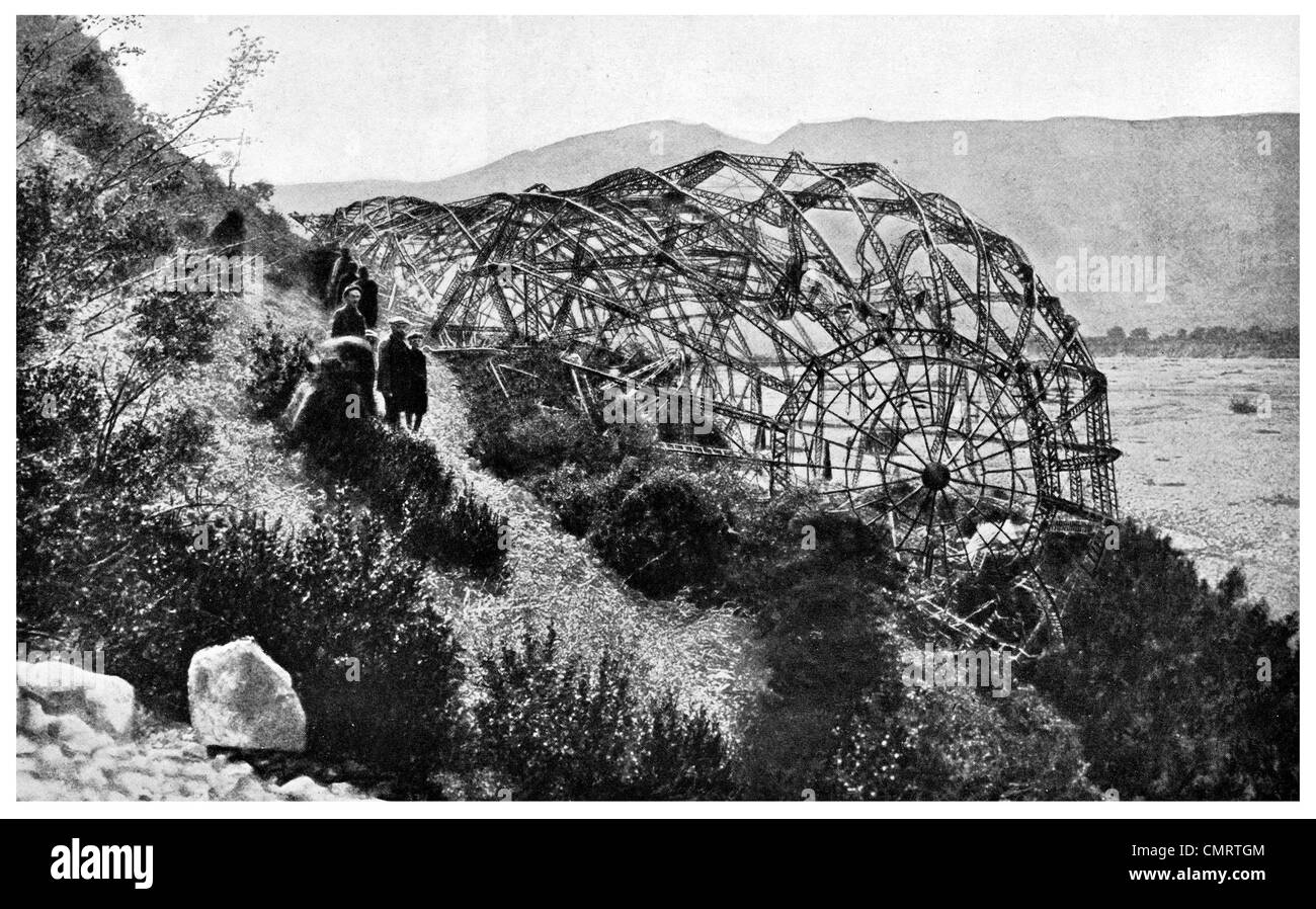 Zeppelin airship hi-res stock photography and images - Alamy