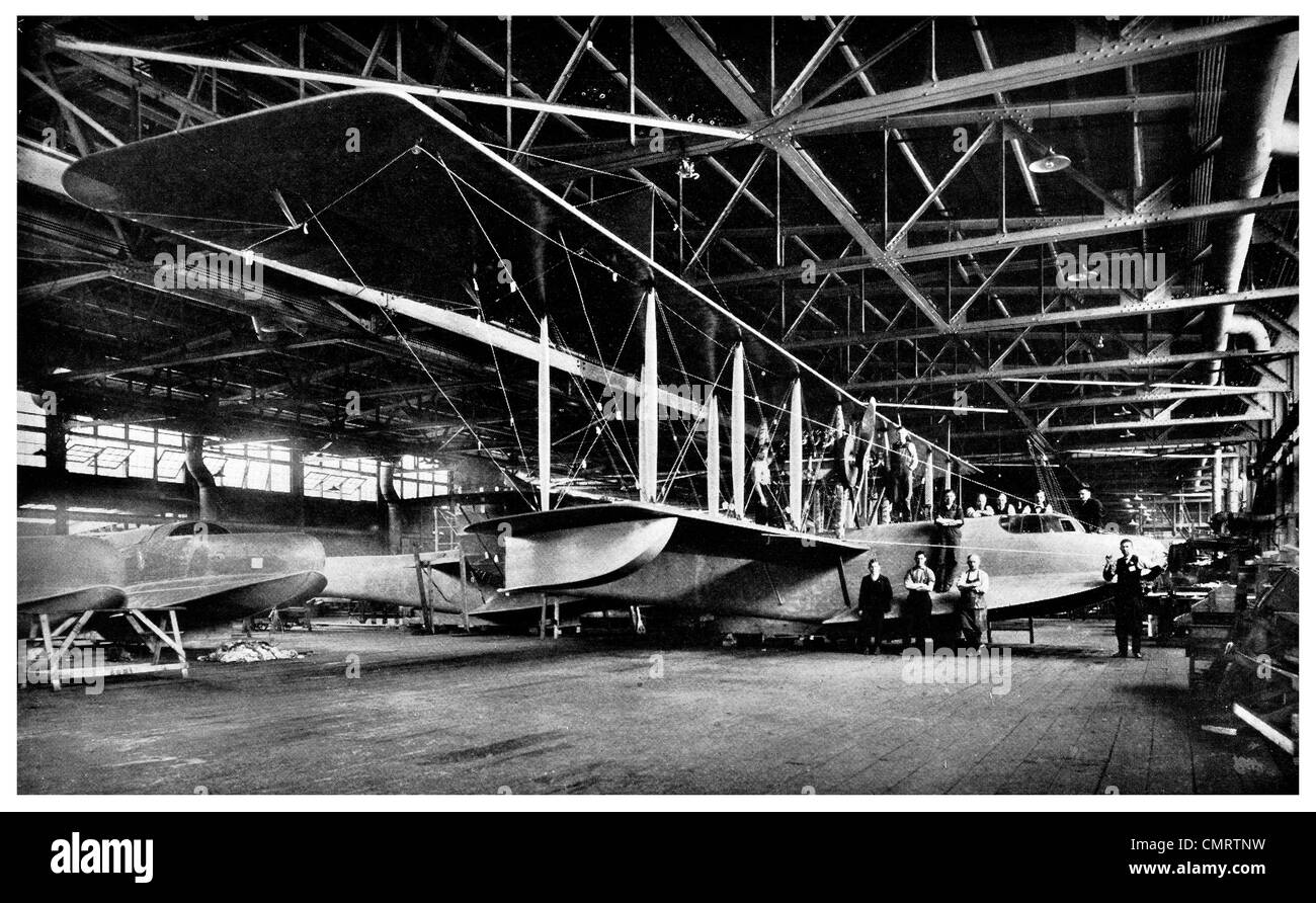 Biplane 1915 hi-res stock photography and images - Alamy