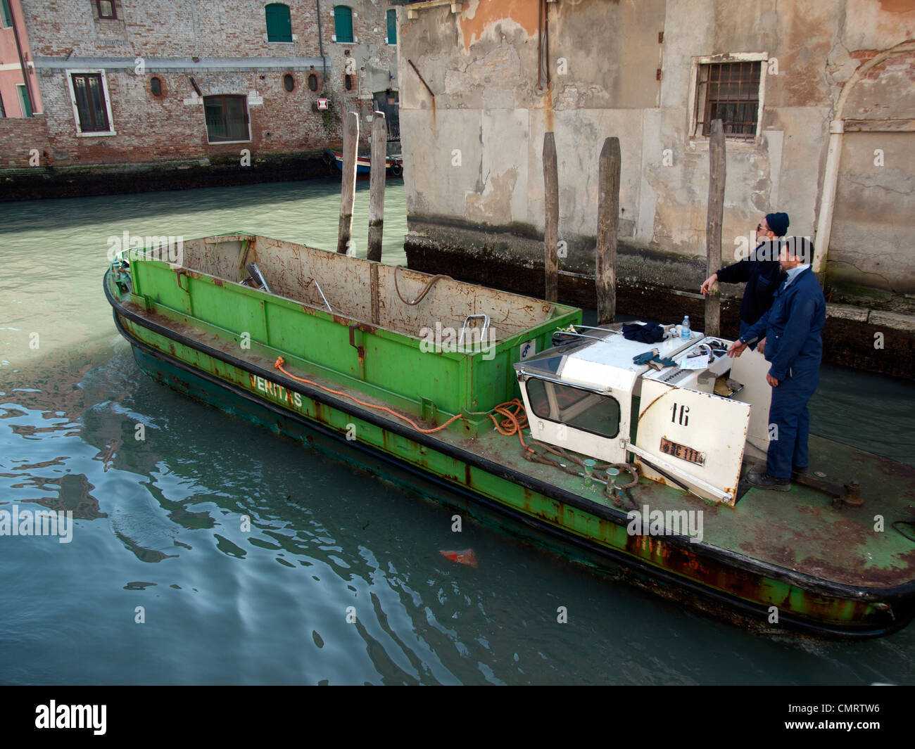 Working boat venice hi-res stock photography and images - Alamy