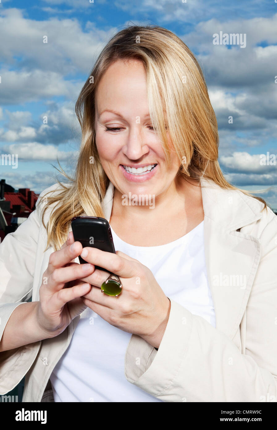 Mms text hi-res stock photography and images - Alamy