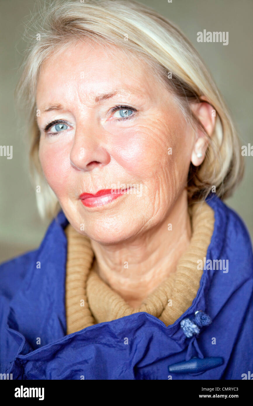 Blue eyed older woman hi-res stock photography and images - Alamy