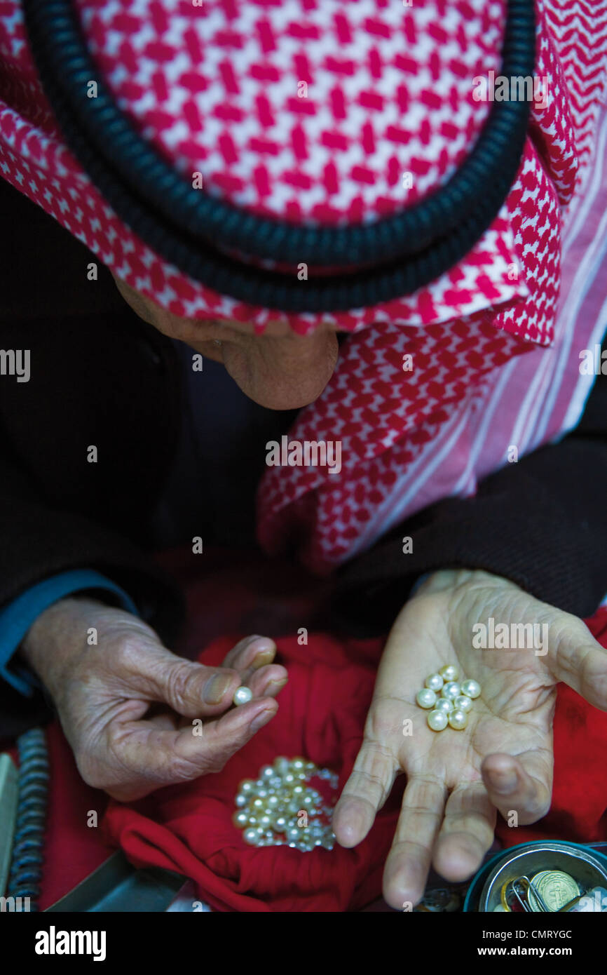 Bahrain pearl hi-res stock photography and images - Alamy