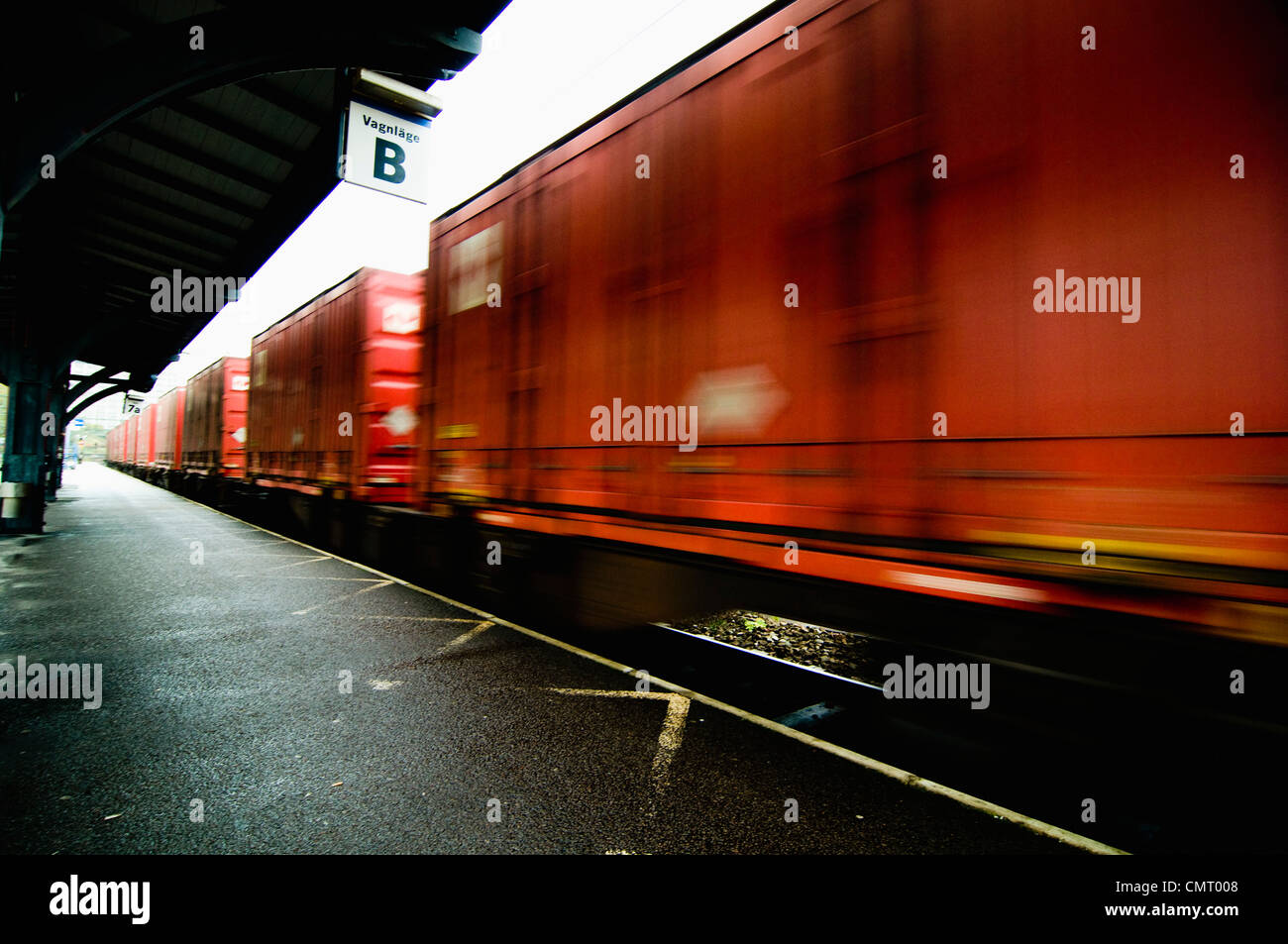 Train Platform Sign High Resolution Stock Photography and Images - Alamy