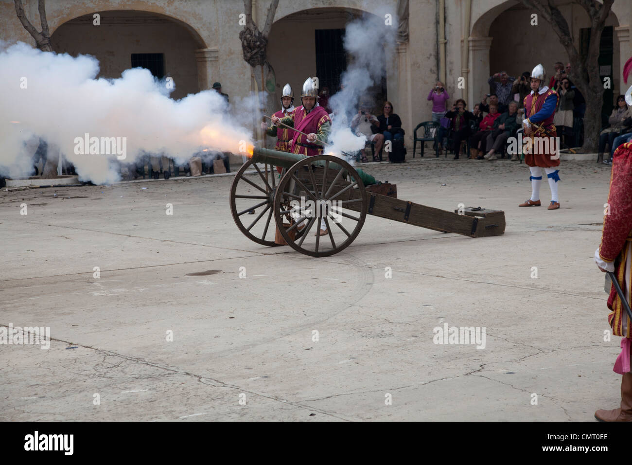 Canon firing hi-res stock photography and images - Alamy