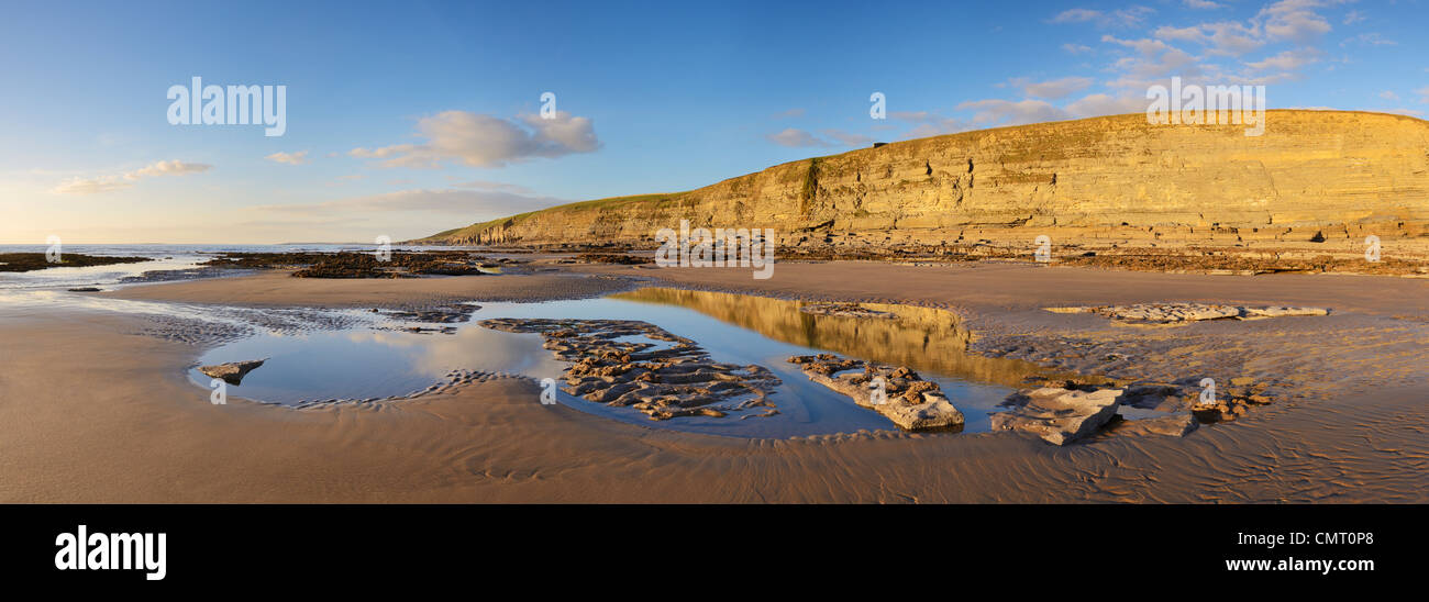 Blue pool wales hi-res stock photography and images - Alamy
