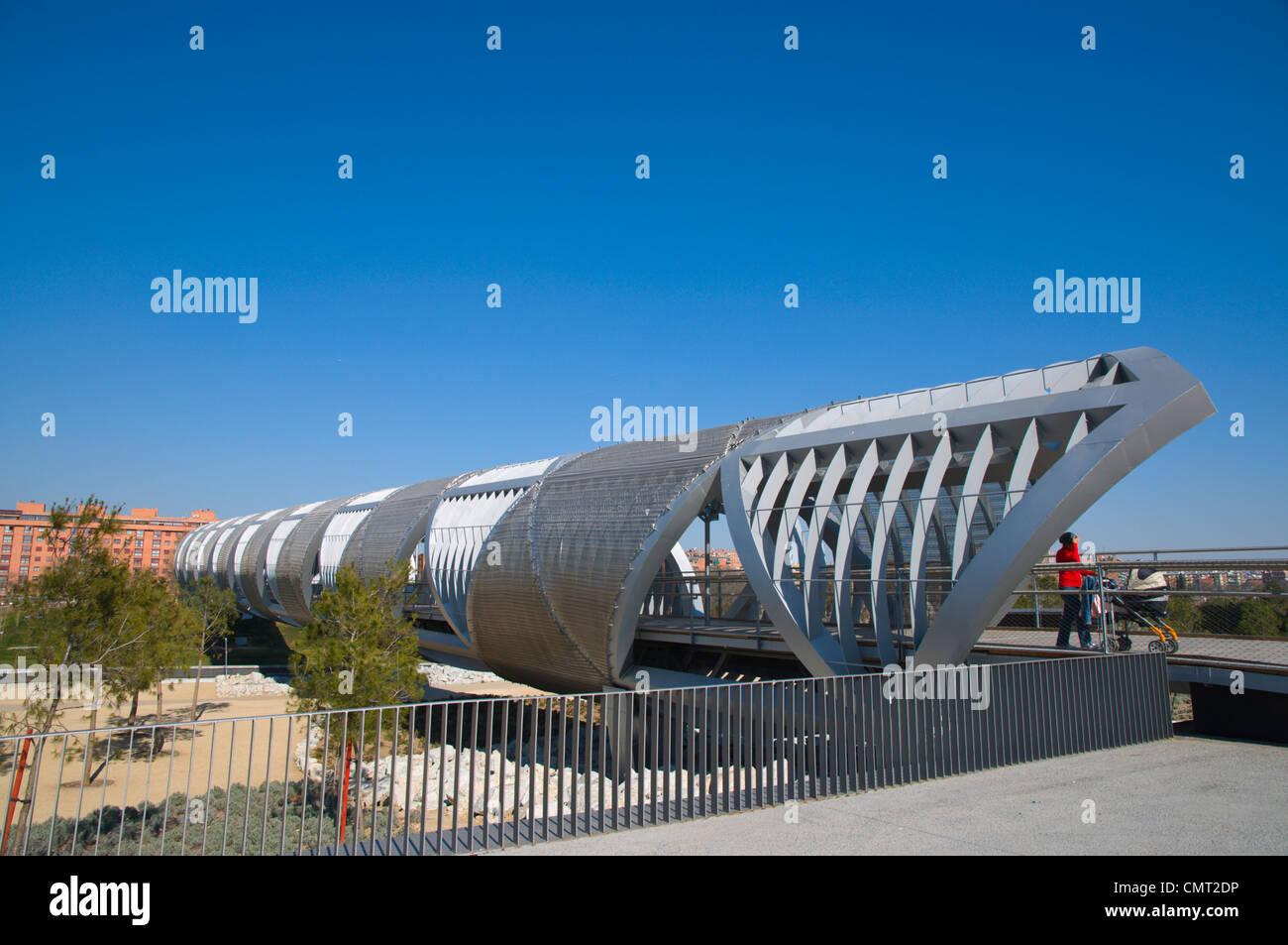 Madrid bridge hi-res stock photography and images - Alamy