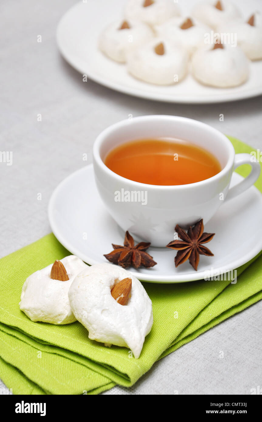 Tea meringues hi-res stock photography and images - Alamy
