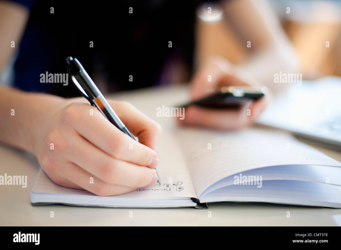 Human hand writing hi-res stock photography and images - Alamy