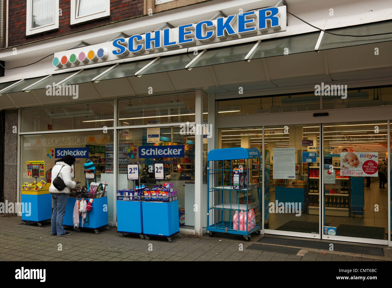 insolvency drugstore Schlecker, mass dismissal, department store ...