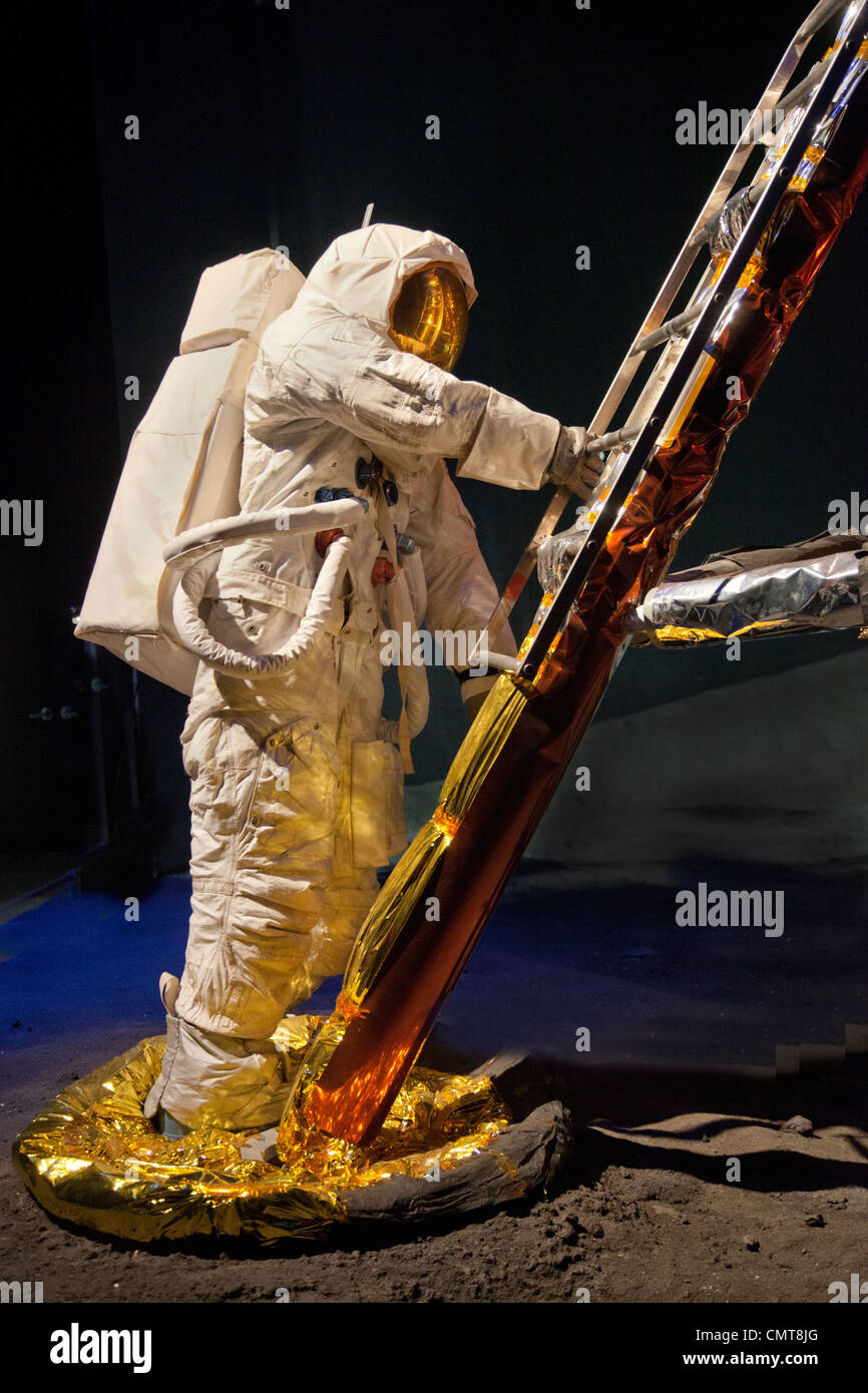 Cradle of Aviation Museum Lunar Module Stock Photo - Alamy