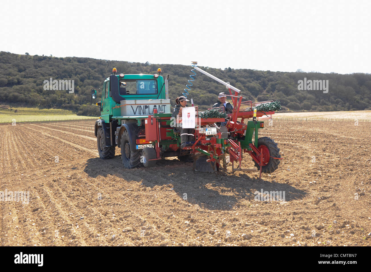 Vine planting machine hi-res stock photography and images - Alamy
