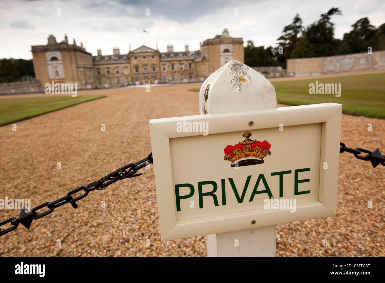 UK, England, Bedfordshire, Woburn Abbey, Private sign barring visitors ...